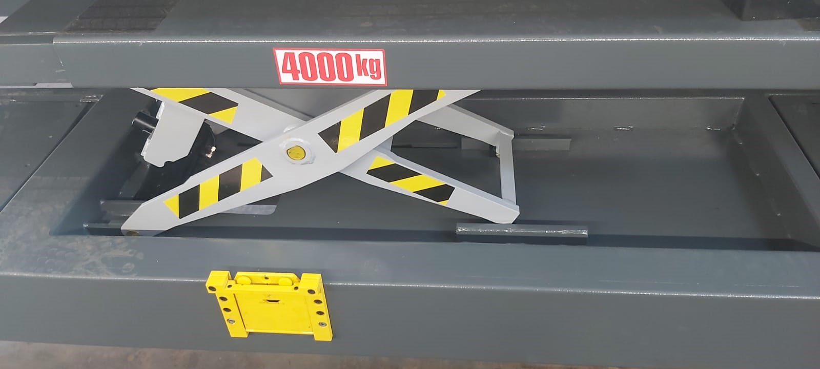 Divupe-2 SIA Bauskā uzstādīts 4-statņu pacēlājs un BEISSBARTH Q.LIGN ...